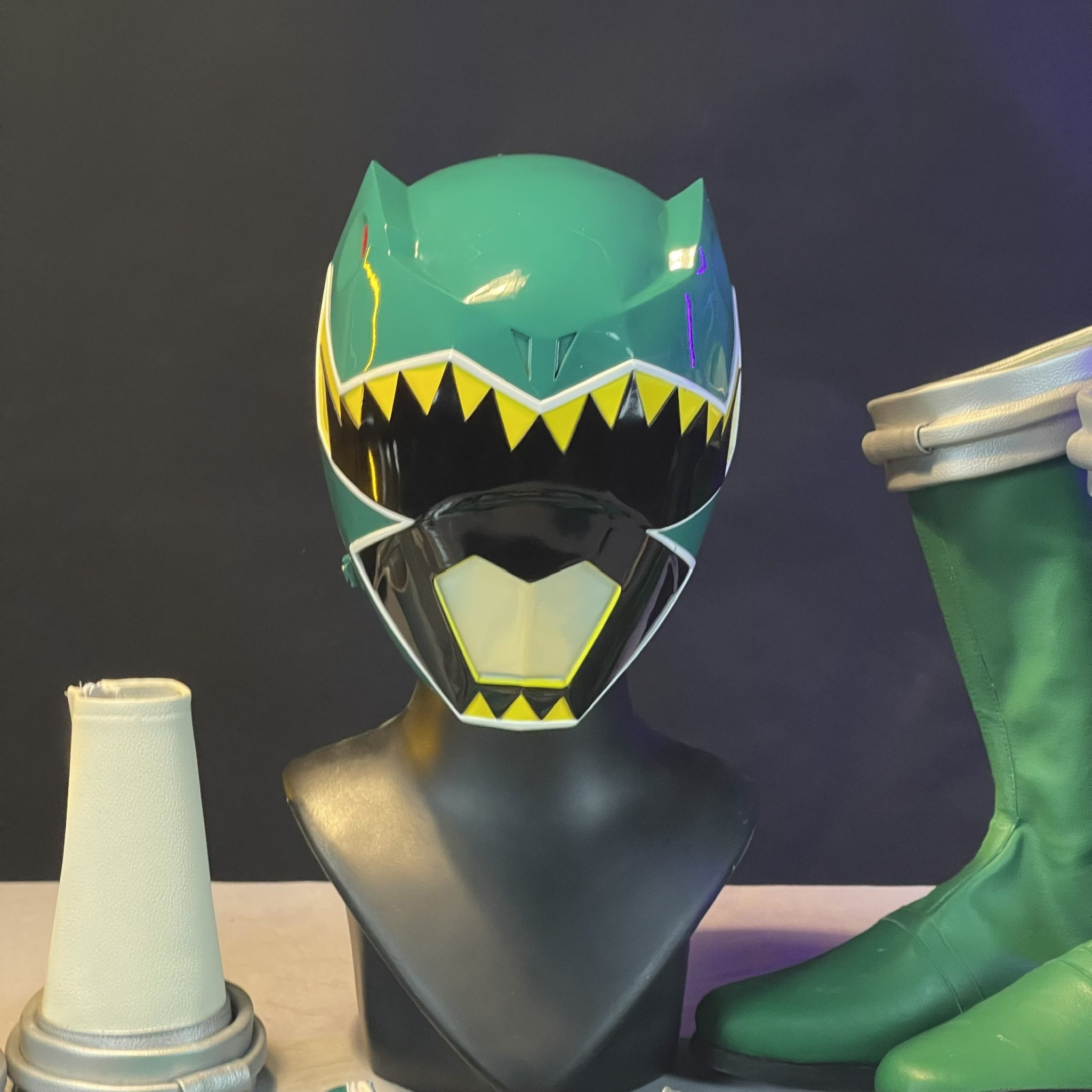 Kyoryuger Green – Dino Changer Green Cosplay Costume – Transform Studio